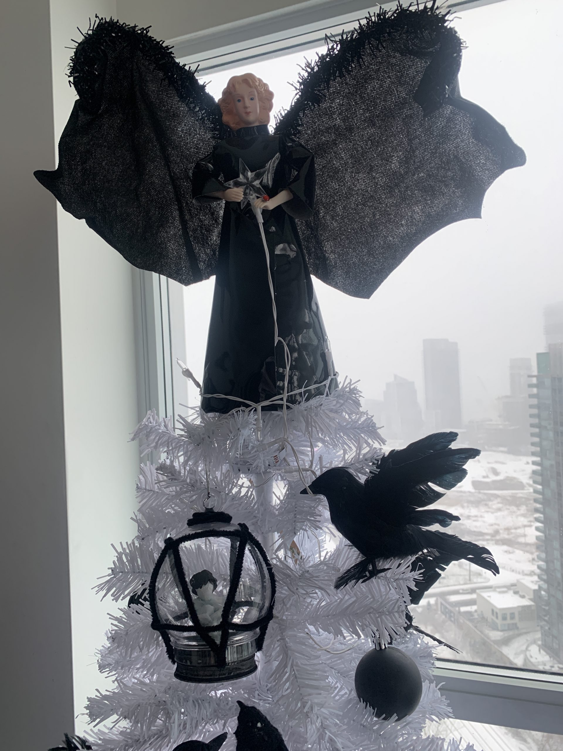 Sandman Themed Christmas Tree Inspired by the Netflix Series – Kevin ...